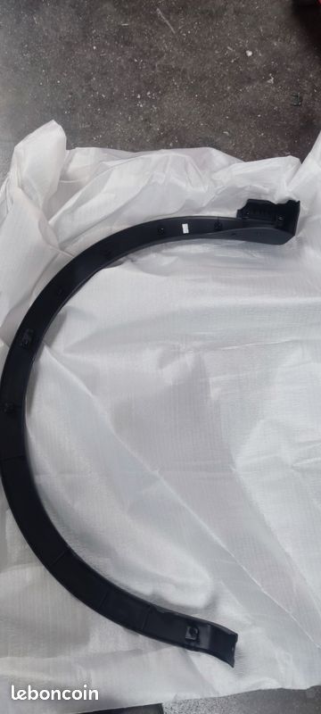 Garniture pour voûte de roue avant 638747271R - Équipement auto