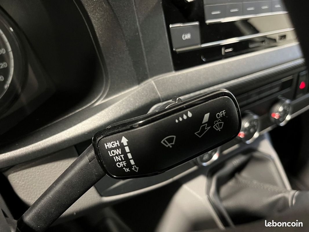 Volkswagen TRANSPORTER FG 2.8T L1H1 2.0 TDI 110 BUSINESS LINE - Utilitaires