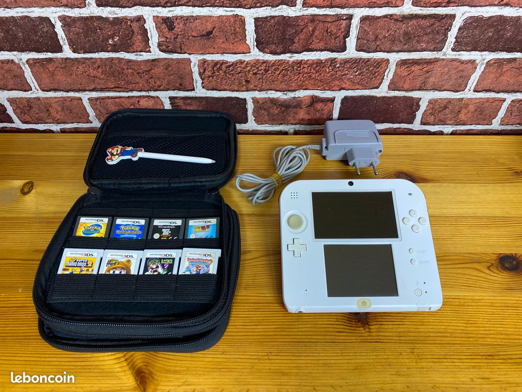 Nintendo 2DS + Jeux - Consoles