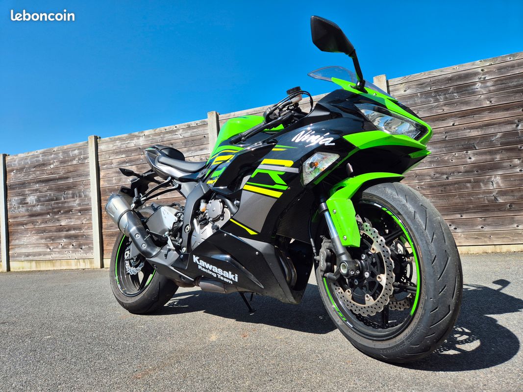 Kawasaki zx6r - Motos