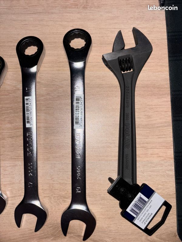 Clef mixte à cliquet neuf + clef à molette 200mm - Bricolage