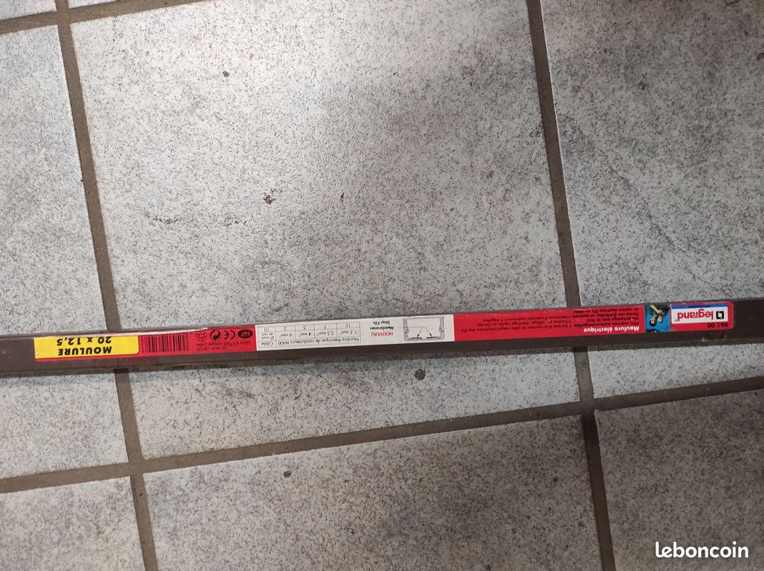 Goulottes électriques Legrand - Bricolage