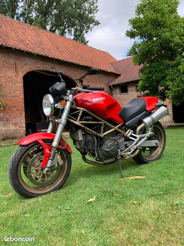 Ducati 900 Monster - Motos