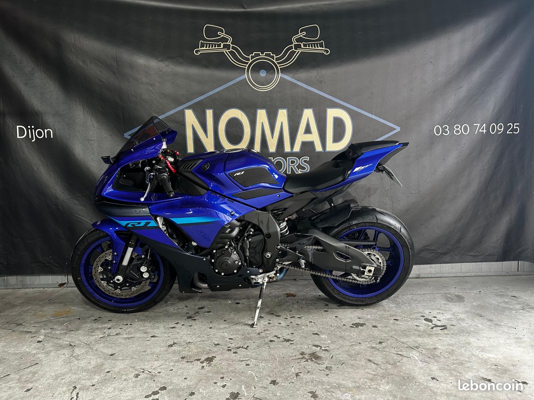 Yamaha R1 - Motos