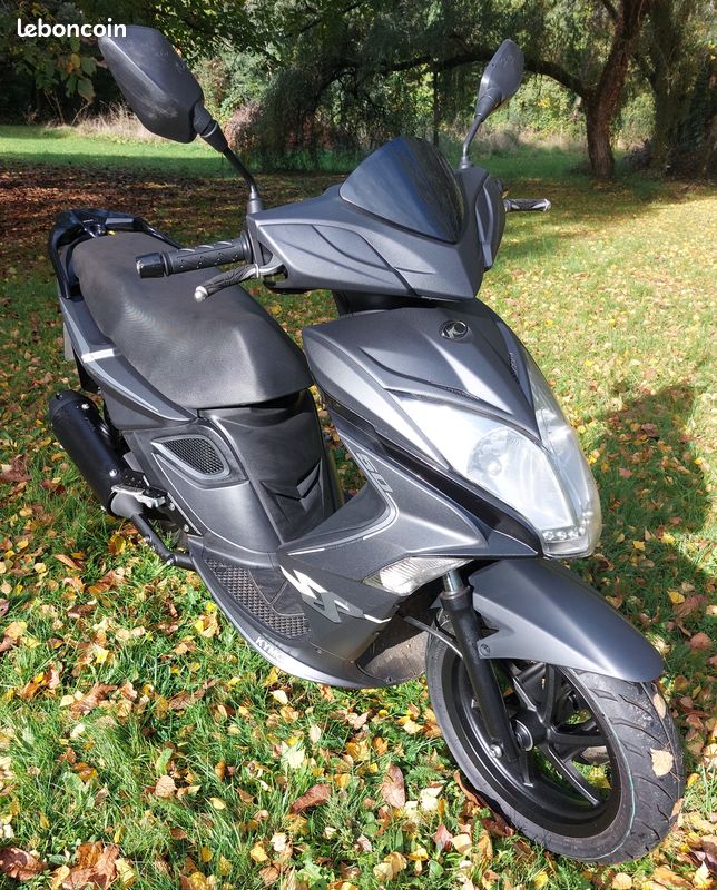 Scooter Kymco SUPER 8 - Motos