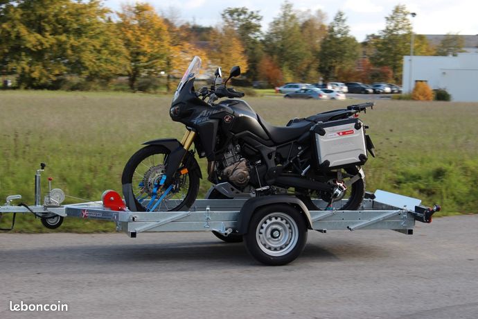 Remorque porte moto abaissable d'occasion - Équipement moto - leboncoin