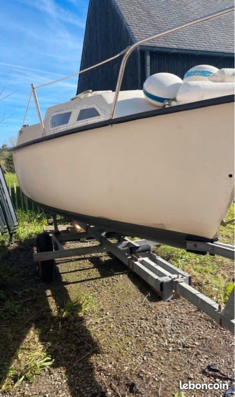 Bateau Beneteau CALIFORNIA-470 + Moteur hors-bord Yamaha 9.9 cv 4 temps ...