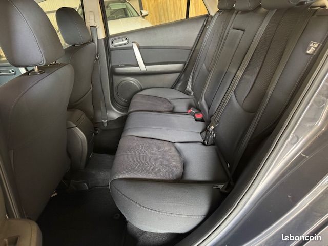 Mazda 6 2.2 MZR CD 125 Elégance / 103 000 Kms - Voitures