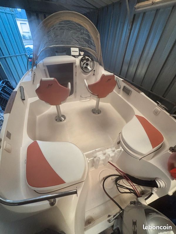 Bateau QuickSilver 470 cabine - Nautisme