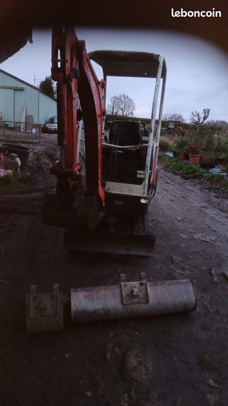Mini pelle kubota 1T5 - BTP - Chantier gros-oeuvre