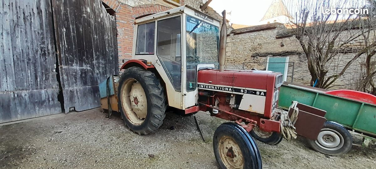 Tracteur Case IH 533 - Tracteurs
