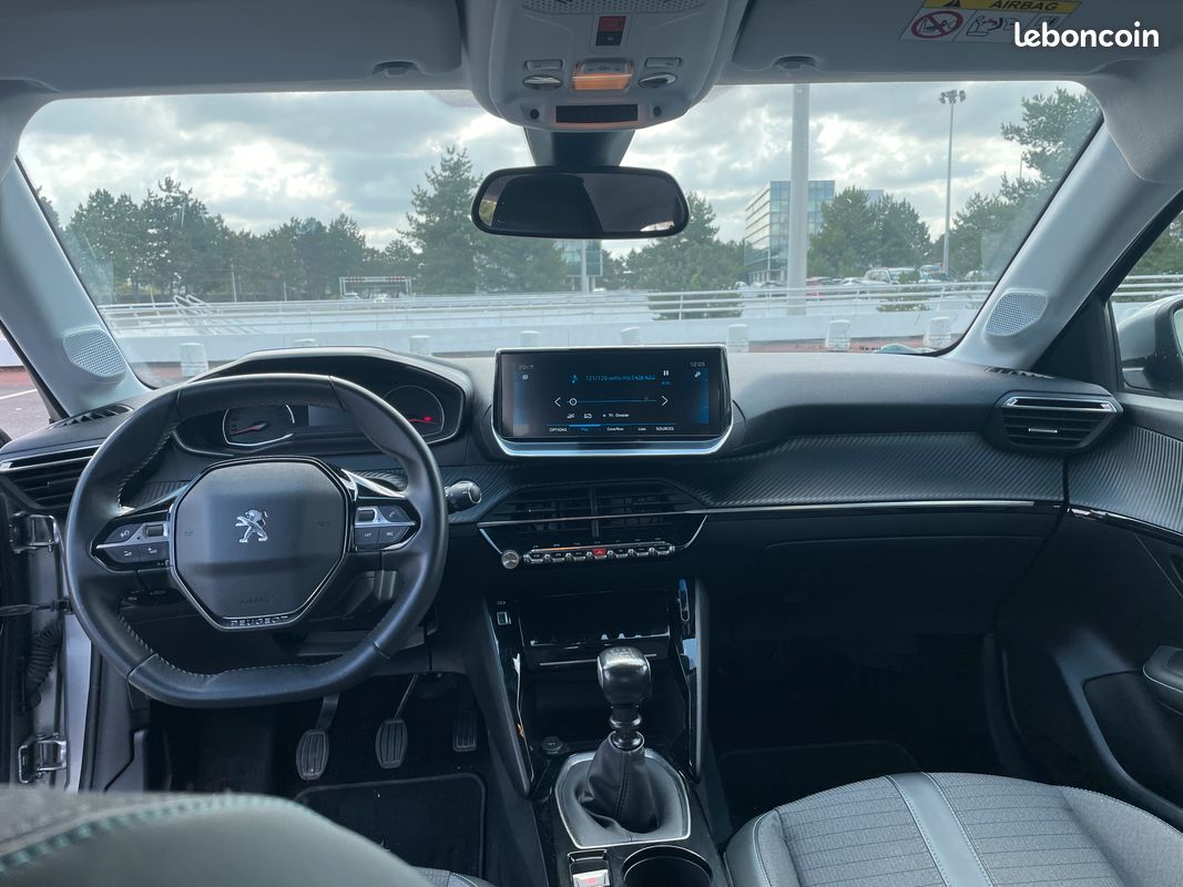 Peugeot 208 Blue Hdi 100 & BVM6 Allure - Voitures