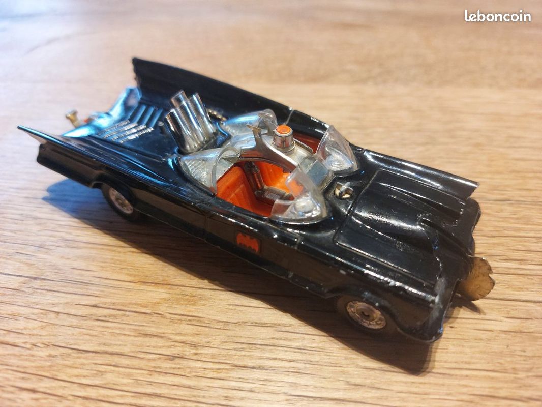 Voiture miniature Corgi Batmobile - Collection