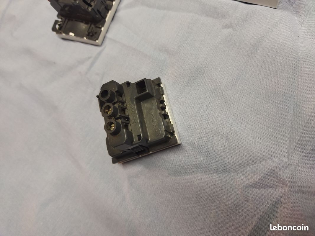 Interrupteurs legrand mosaïc - Bricolage