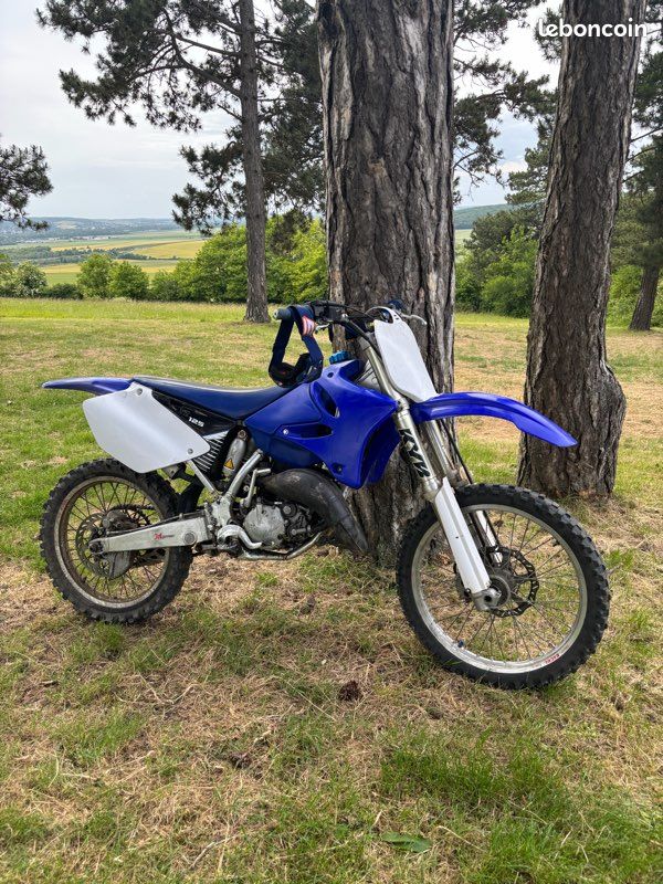 125 yz - Motos