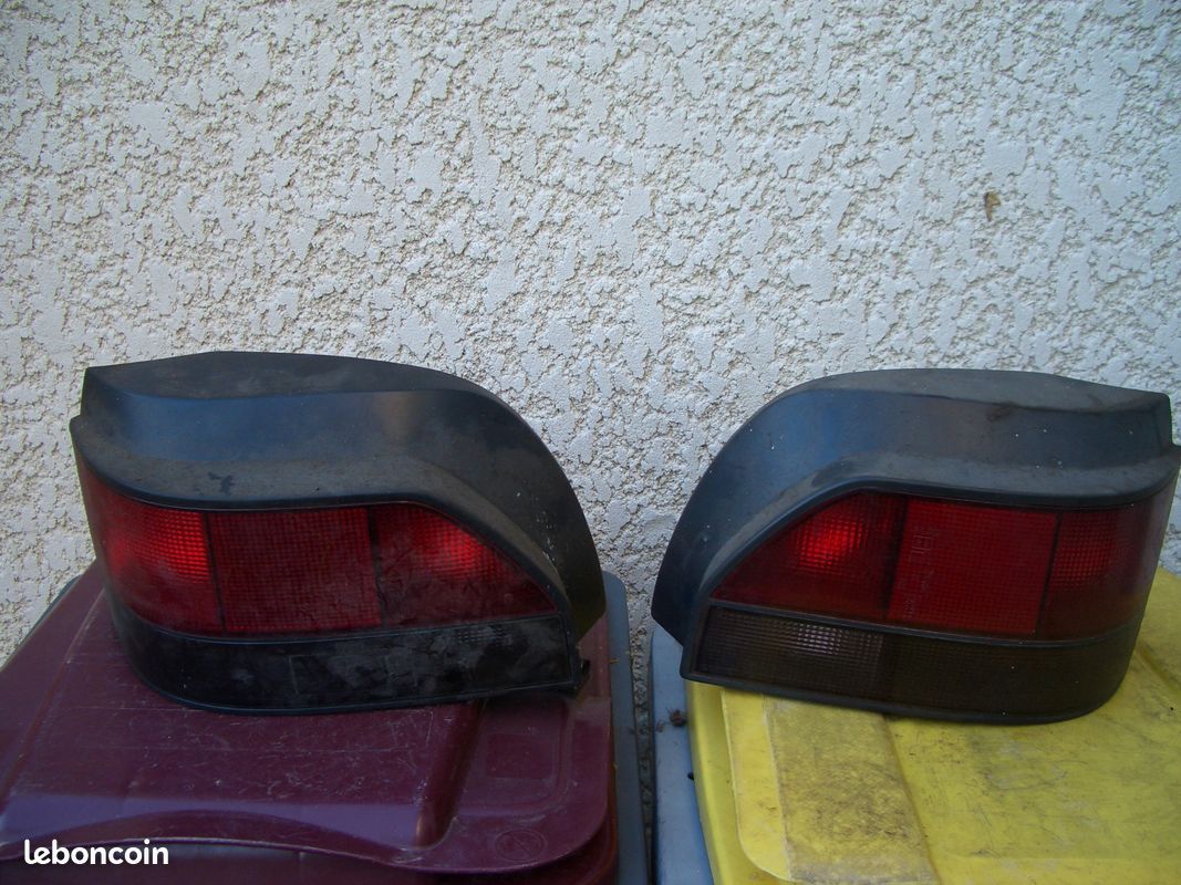 Feux arrières Clio 1 Phase 1 - Équipement auto