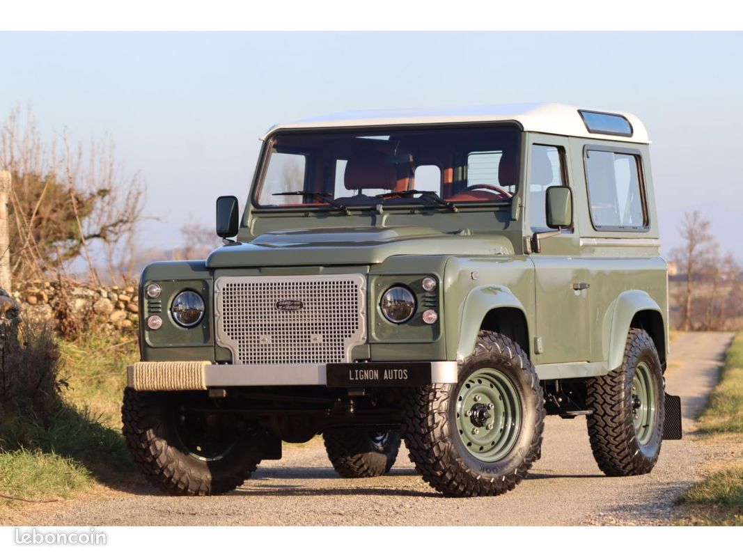 LAND ROVER DEFENDER 90 2.4L Td4 90 STATION WAGON - Voitures