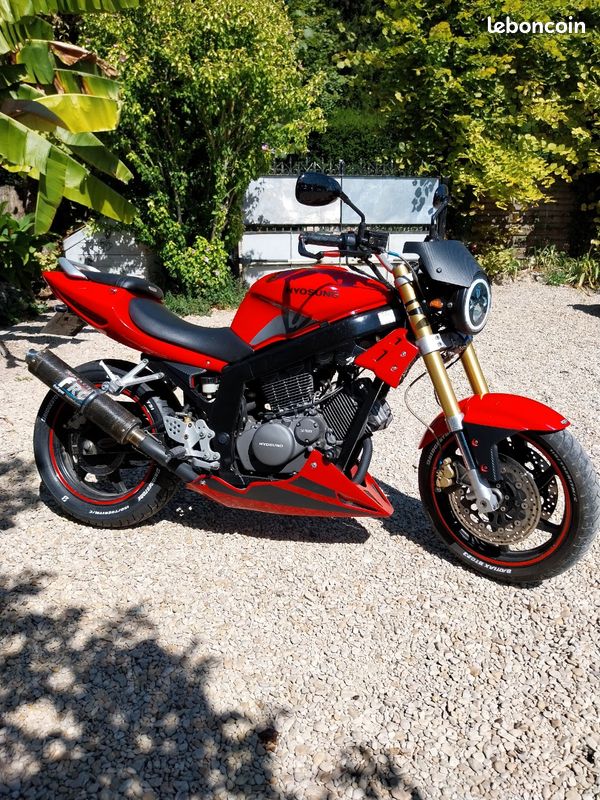 Hyosung 125 gtr - Motos