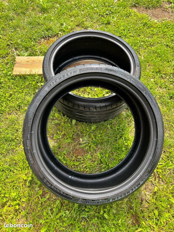 Pneu Michelin 265 30 20 - Équipement auto