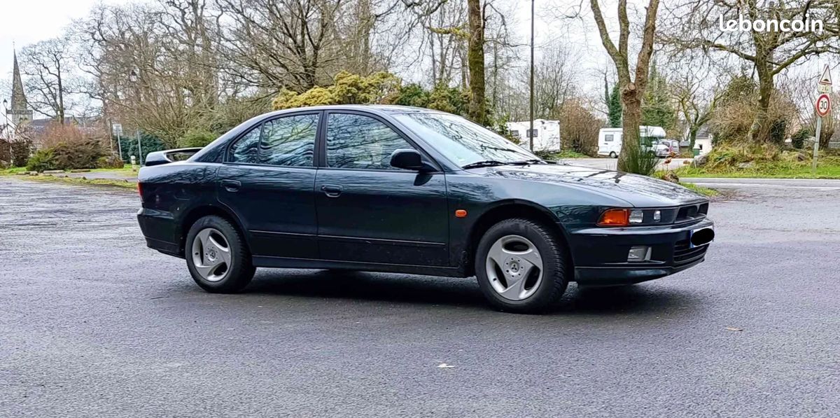 Mitsubishi Galant 2.5L v6 - Voitures