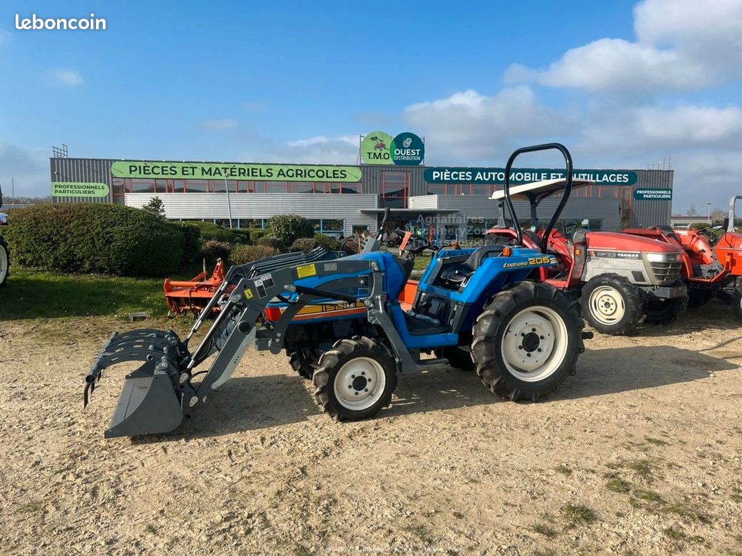 Iseki TU 205 avec chargeur frontal - Tracteurs