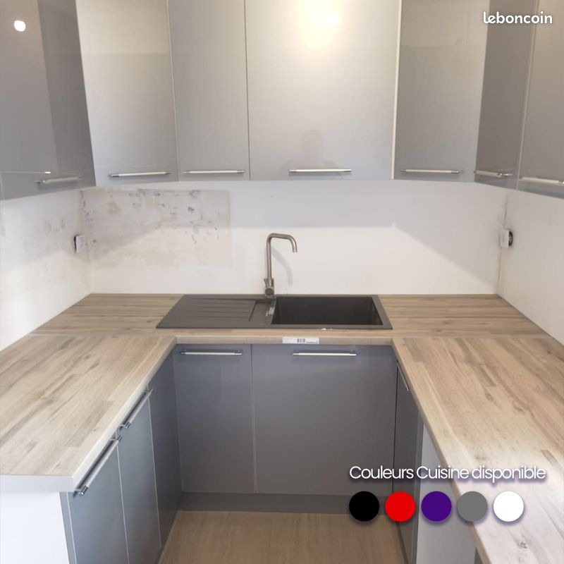 Cuisine laque gris sous blister d'angle ‌⁯⁯⁮⁪‍‍⁯⁮⁠ ⁢⁢⁫⁢ - Ameublement