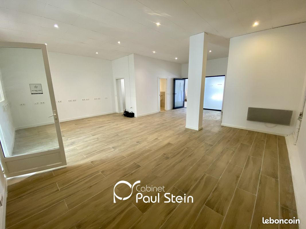Local 155 m² Marseille - Bureaux & Commerces