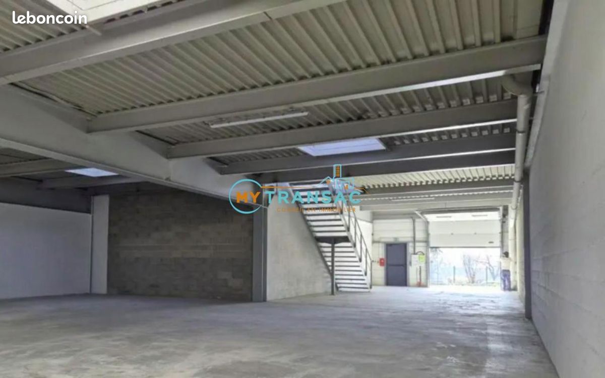 Local bureaux 160 m² - Bureaux & Commerces
