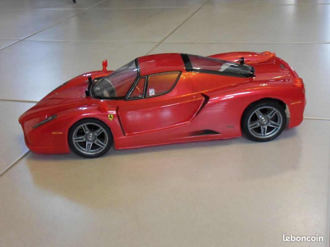 Tamiya Ferrari Enzo 1/10 4wd quasi neuve TT-01 Collector - Modélisme