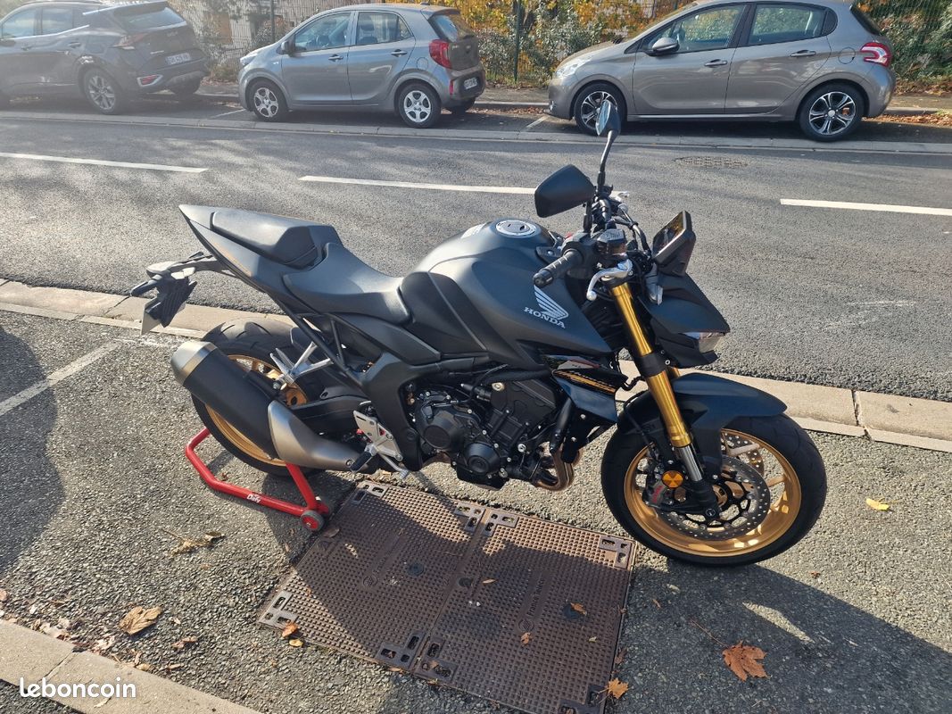 Honda hornet 1000 sp 2025 850km - Motos