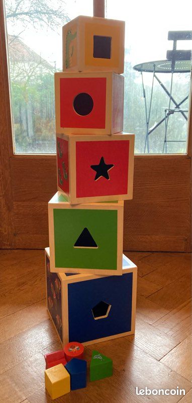Cubes à empiler et jeu d’encastrement - Jeux & Jouets