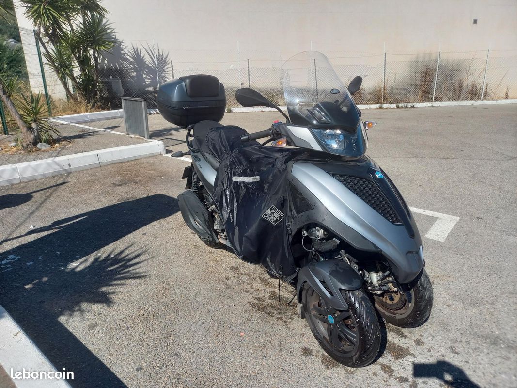 Piaggio MP3 Yourban 300 LT - Motos
