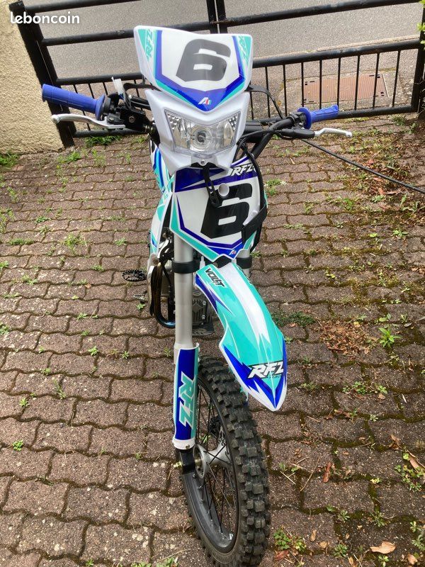 Mini cross Apollo rfz enduro 150 bleu - Motos