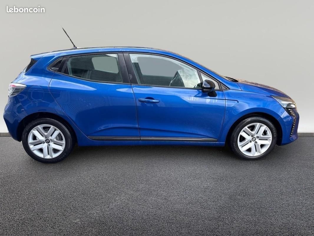 Renault Clio V Blue dCi 100 Evolution - Voitures