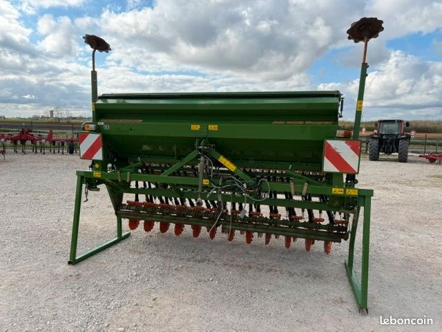 Amazone AD 303 SUPER - 24 ROTEC + Amazone KG 3000 - Matériel agricole