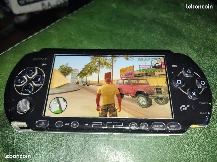Sony PSP 3004 édition limitée grand turismo - Consoles