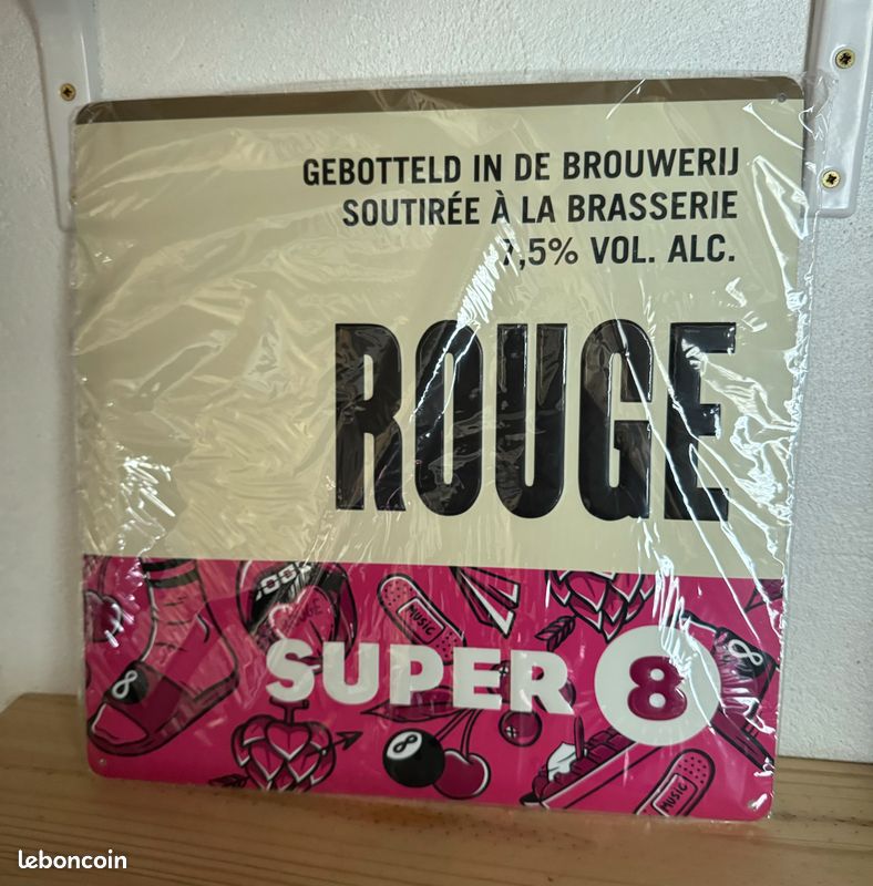 Plaque bière Super 8 rouge - Collection
