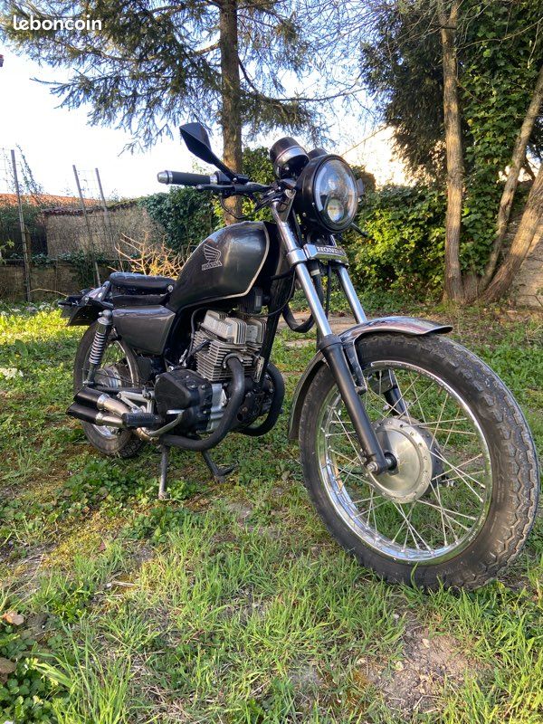 Honda CM 125cc - Motos