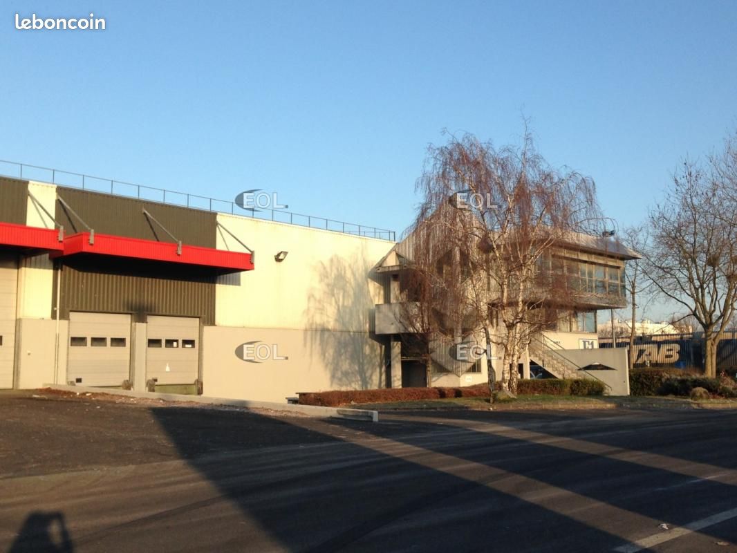 Local bureaux 3 634 m² - Bureaux & Commerces