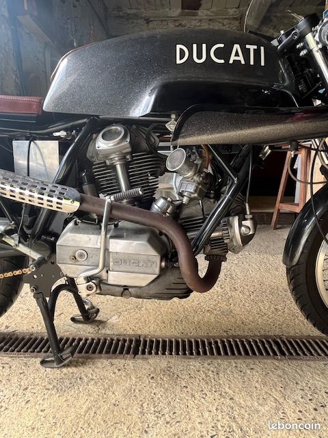 Moto Ducati 860 GT - Motos