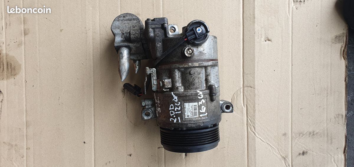 Un Compresseur de Clim BMW SÉRIE 1 (E87) 118D 2.0 122CV 163CV ...