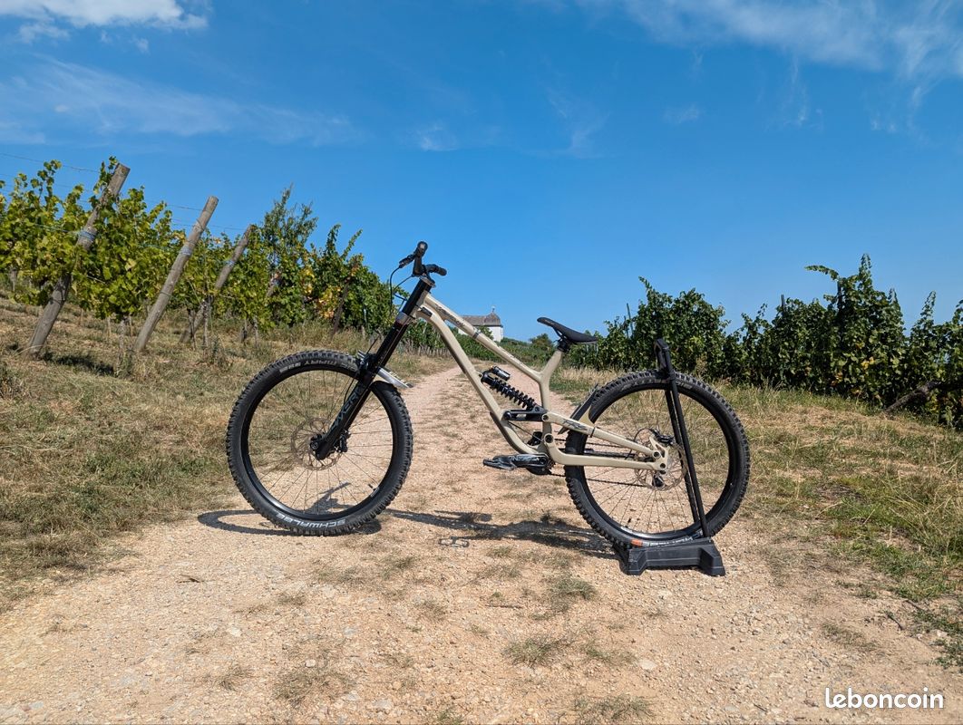 Dh VTT commencal furious - Vélos
