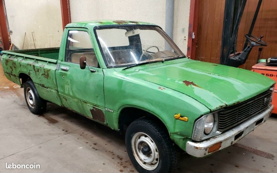 Toyota hilux rn40 2wd - Voitures