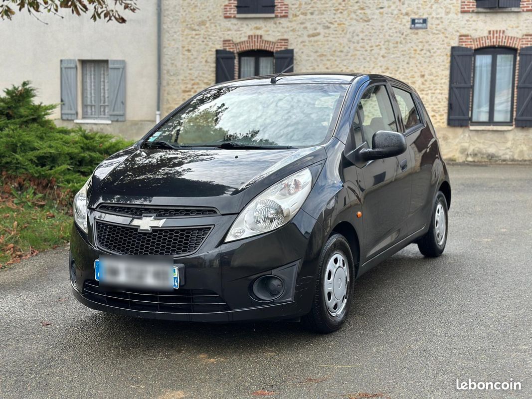 Chevrolet Spark 1.0i Base - Voitures