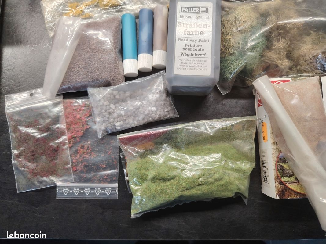 Lot d'accessoires pour maquette - Modélisme