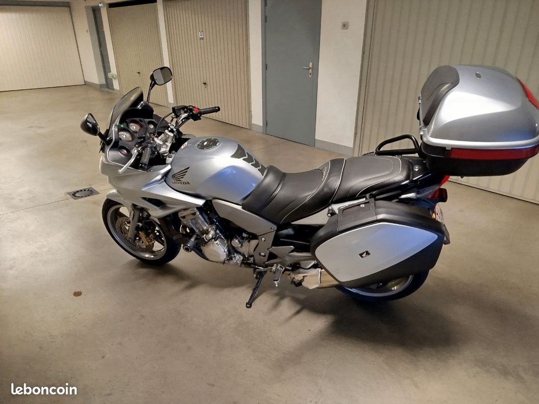 Honda 100 cbf ABS - Motos