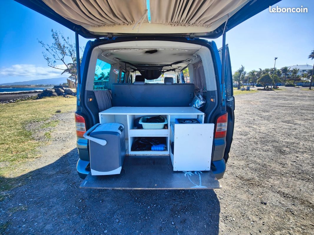 Multivan T5 Volkswagen aménagé - Caravaning