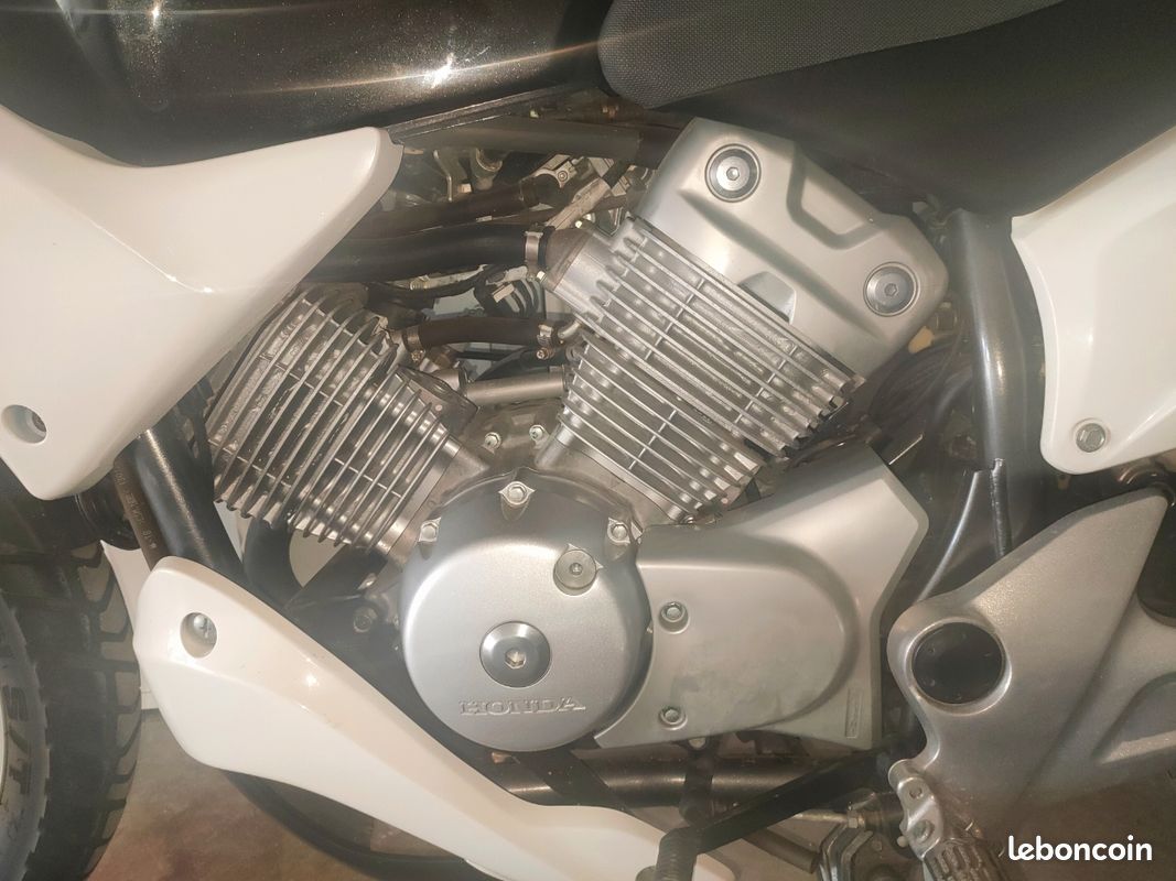 Varadero 125 - Motos