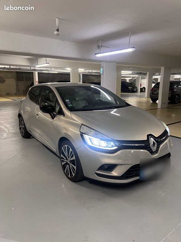 Renault Clio IV Initiale Paris - Voitures