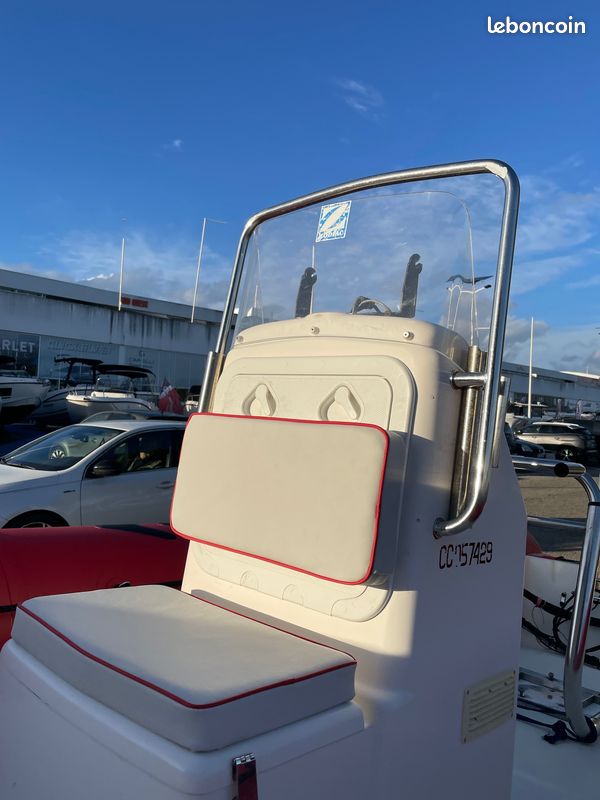 Zodiac PRO 12 MAN flotteur neuf - Nautisme